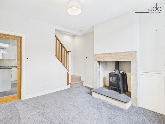 2 bedroom terraced house to rent