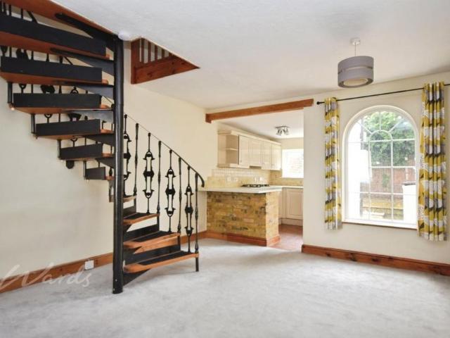 2 bedroom terraced house to rent