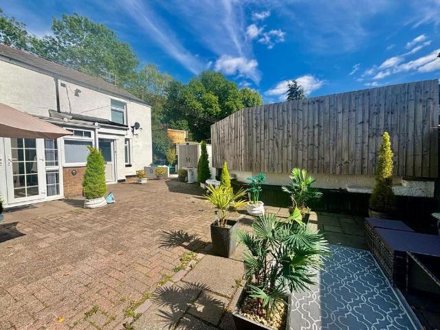 2 bedroom terraced house to rent