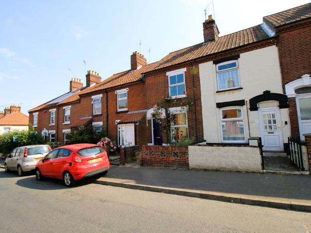 2 bedroom terraced house to rent