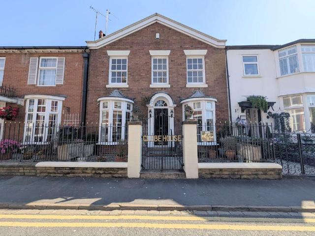 2 bedroom terraced house to rent