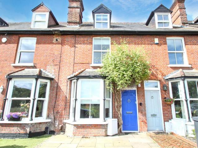 2 bedroom terraced house to rent