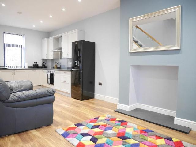 2 bedroom terraced house to rent