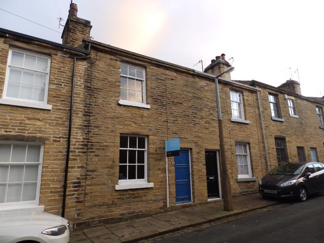 2 bedroom terraced house to rent