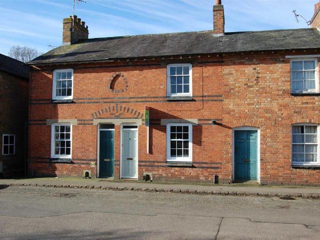 2 bedroom terraced house to rent