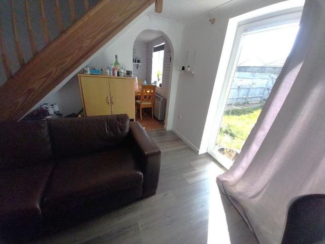 2 bedroom terraced house to rent