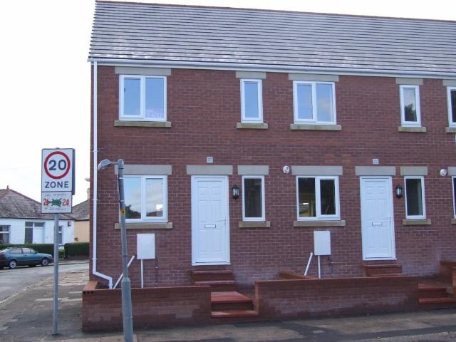 2 bedroom terraced house to rent
