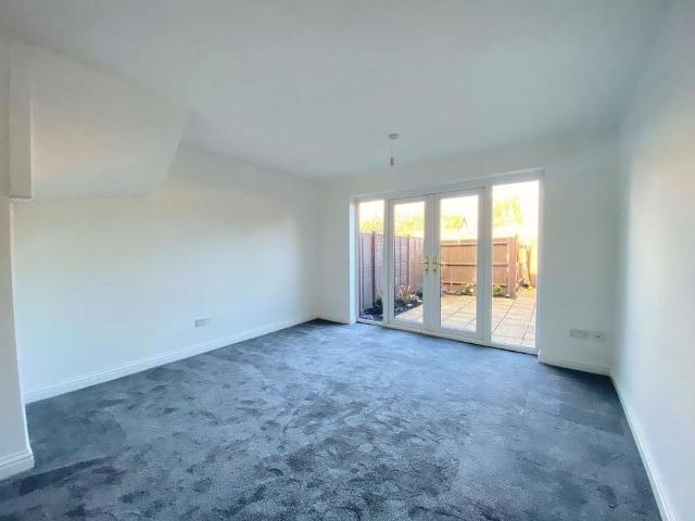2 bedroom terraced house to rent