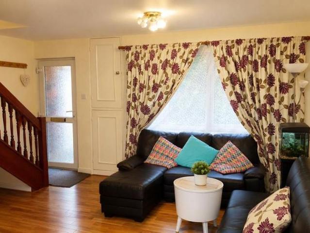 2 bedroom terraced house to rent