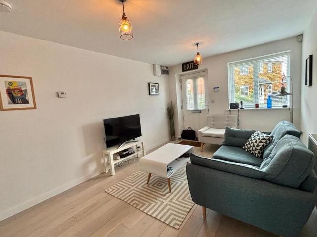 2 bedroom terraced house to rent