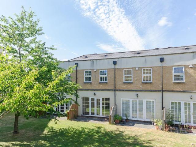 2 bedroom terraced house to rent