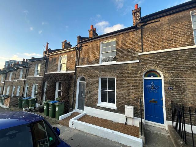 2 bedroom terraced house to rent