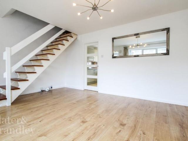 2 bedroom terraced house to rent