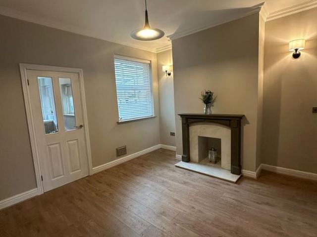 2 bedroom terraced house to rent