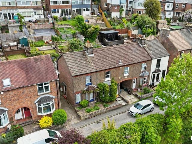 2 bedroom terraced house to rent