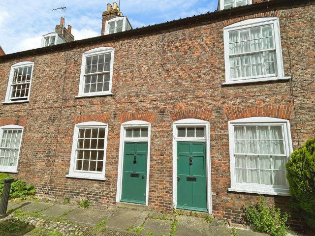 2 bedroom terraced house to rent