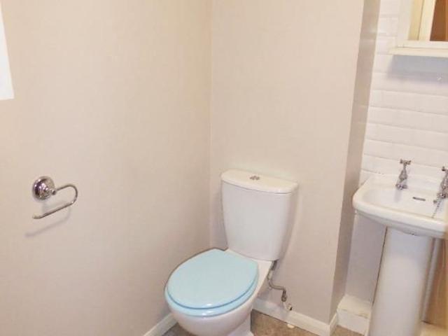 2 bedroom terraced house to rent