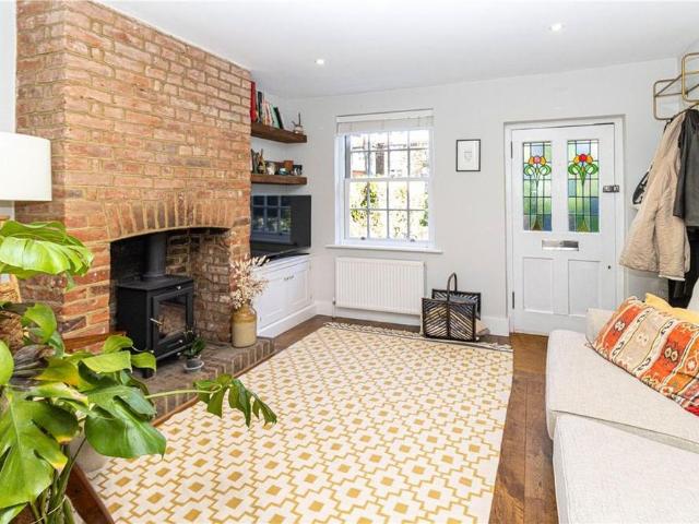 2 bedroom terraced house to rent