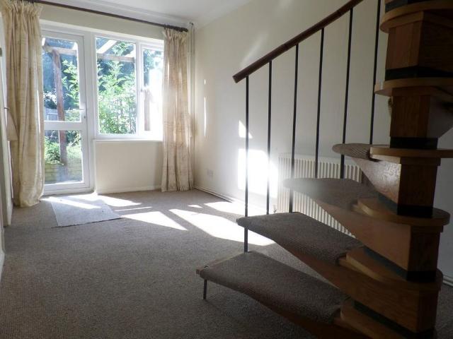2 bedroom terraced house to rent