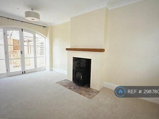 2 bedroom terraced house to rent