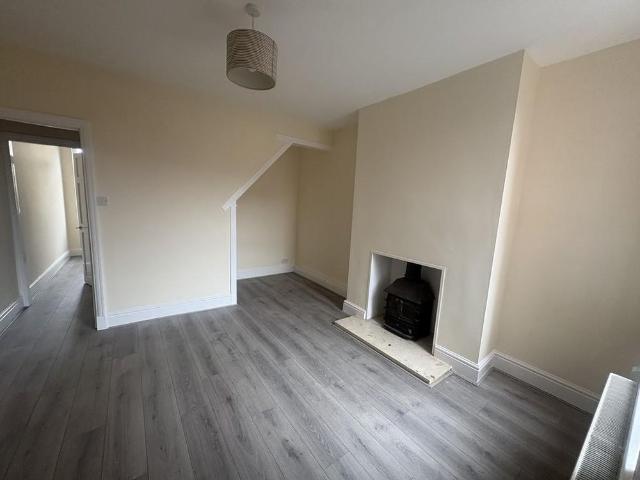 2 bedroom terraced house to rent