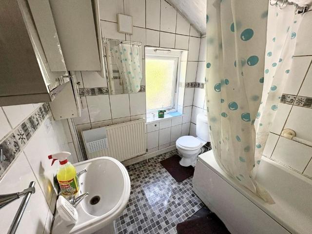 2 bedroom terraced house to rent