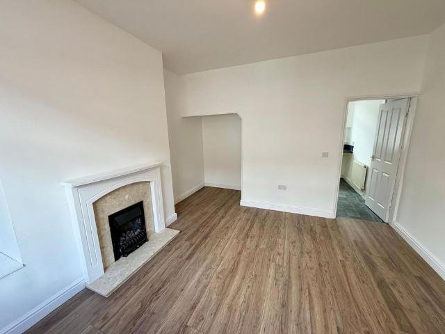 2 bedroom terraced house to rent