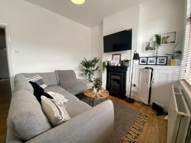 2 bedroom terraced house to rent