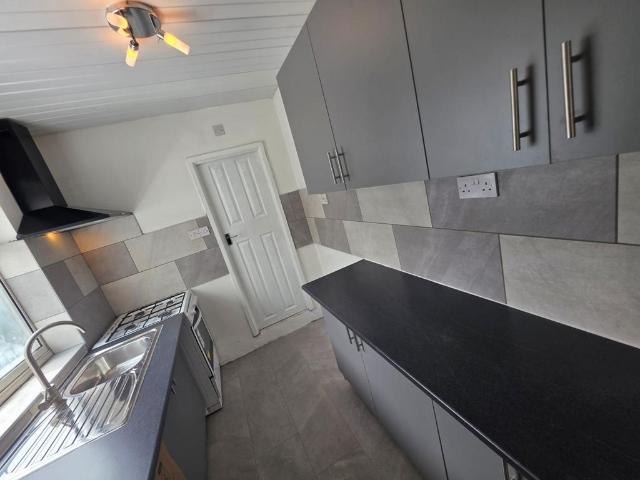 2 bedroom terraced house to rent