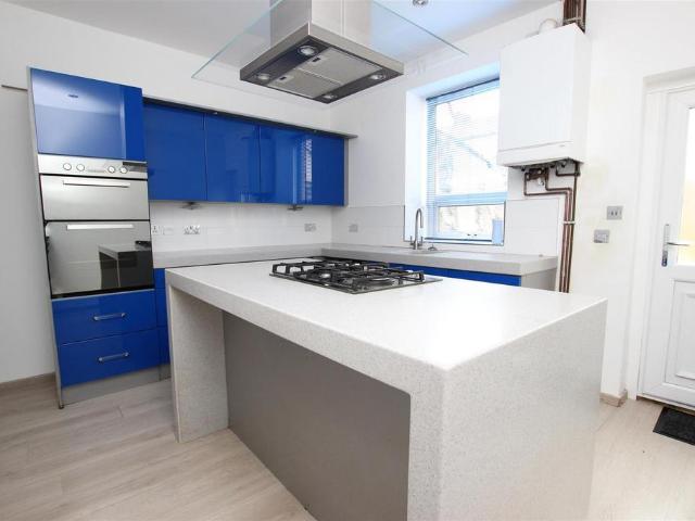 2 bedroom terraced house to rent