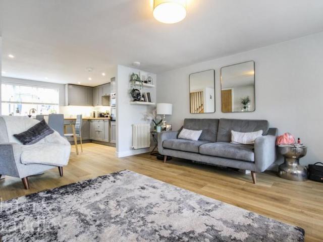 2 bedroom terraced house to rent