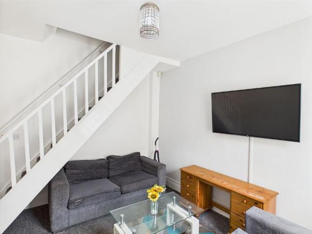 3 bedroom terraced house to rent