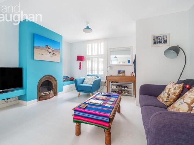 2 bedroom terraced house to rent