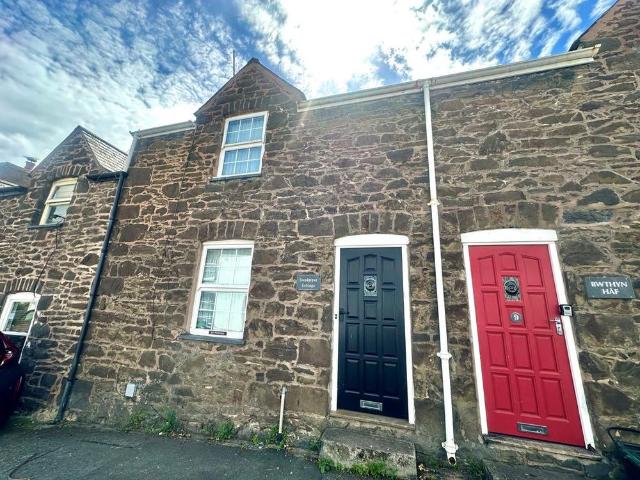 2 bedroom terraced house to rent