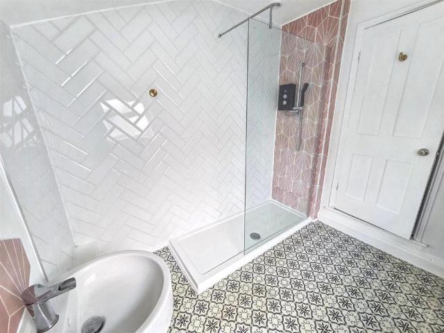 2 bedroom terraced house to rent
