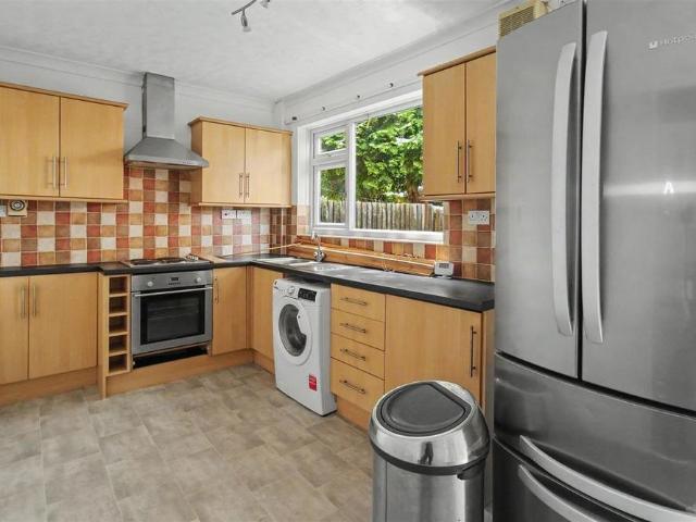 2 bedroom terraced house to rent