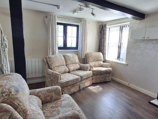 2 bedroom terraced house to rent
