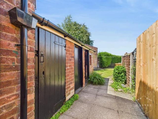 2 bedroom terraced house to rent