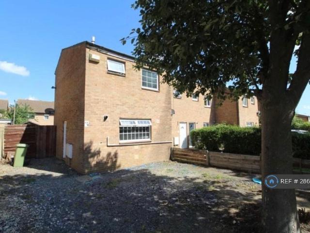 2 bedroom end of terrace house to rent