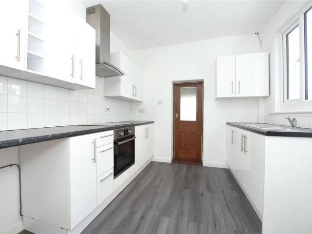2 bedroom terraced house to rent