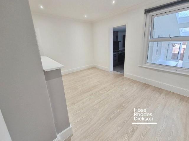 2 bedroom terraced house to rent