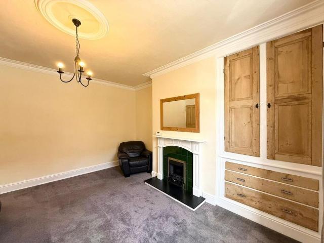 2 bedroom terraced house to rent