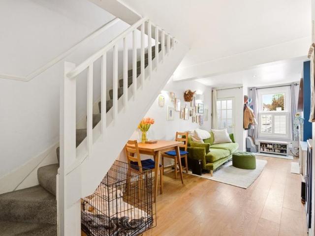 2 bedroom terraced house to rent