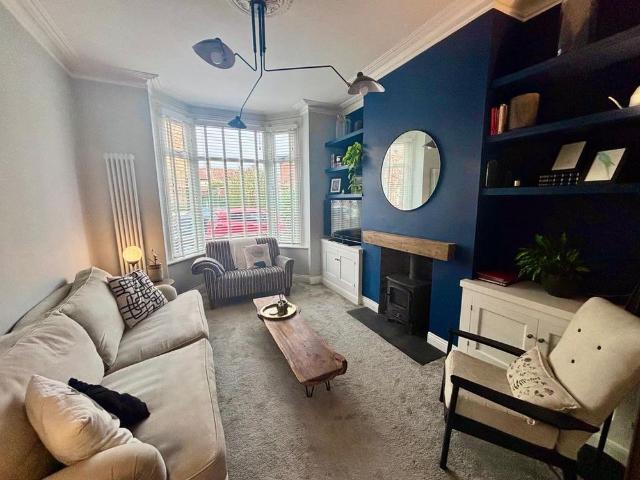 2 bedroom terraced house to rent