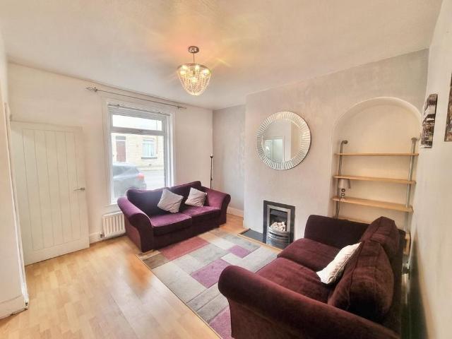 2 bedroom terraced house to rent