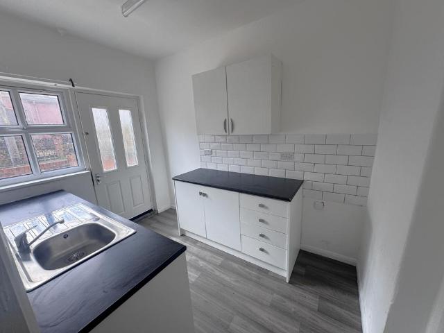 2 bedroom terraced house to rent
