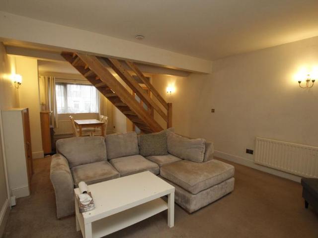 2 bedroom terraced house to rent