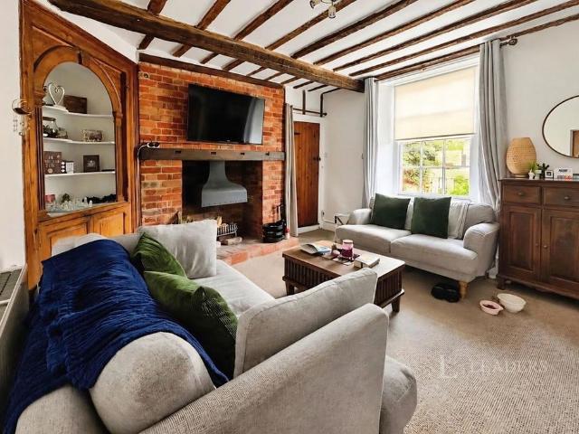 2 bedroom terraced house to rent