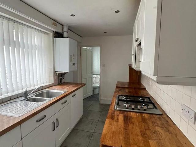 2 bedroom terraced house to rent