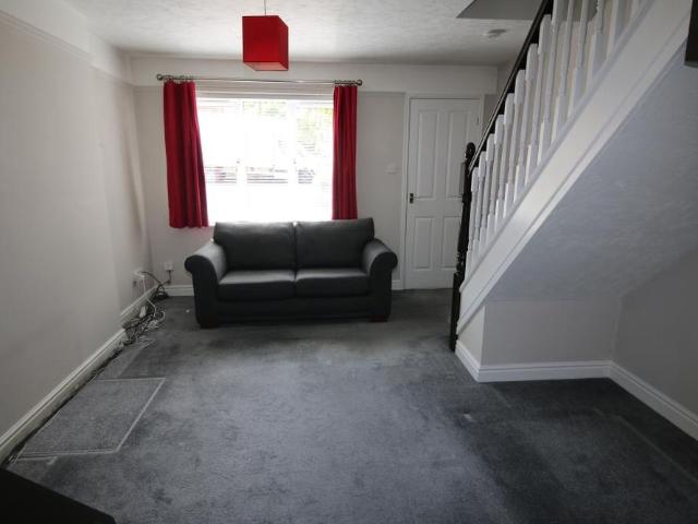 2 bedroom terraced house to rent